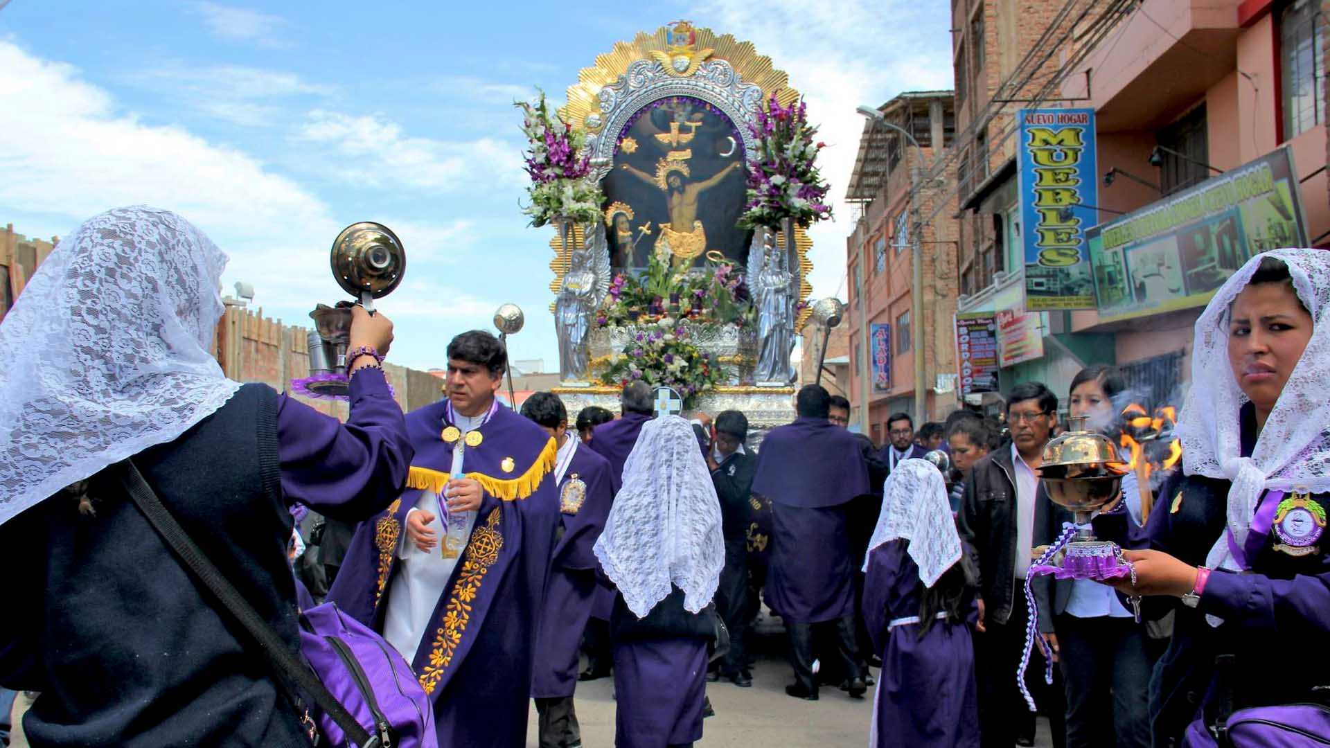Juliaca: Hermandad pide al Señor de los Milagros fortalecer a las ...