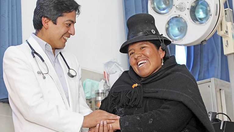 Puno: Interpretes de quechua y aimara asisten a personal de salud para ...