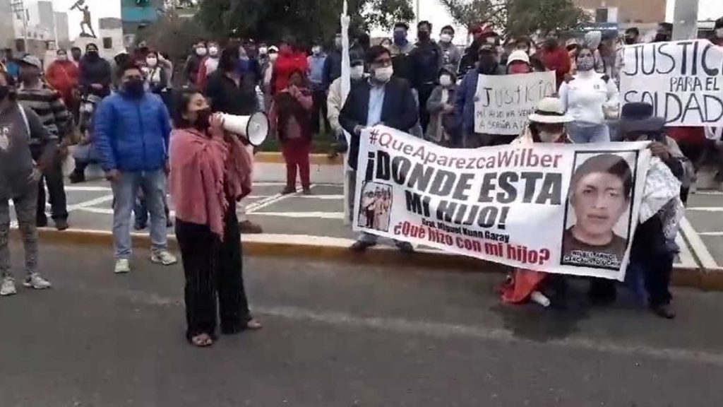 Familiares del soldado desaparecido aún no reciben respuesta del cuartel de Tarapacá de Tacna ...