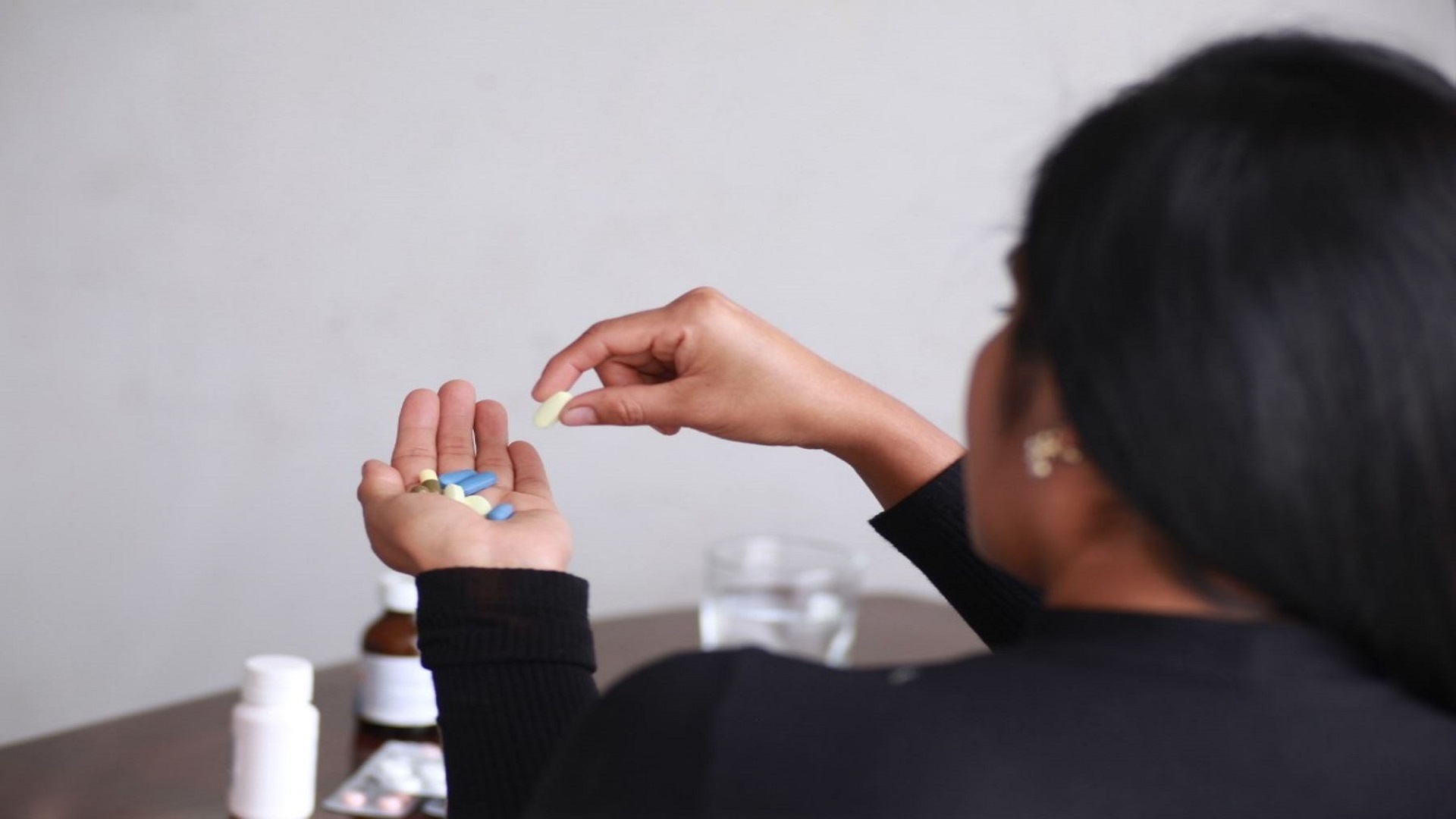 Afirman que la automedicación puede traer consecuencias fatales - Radio ...