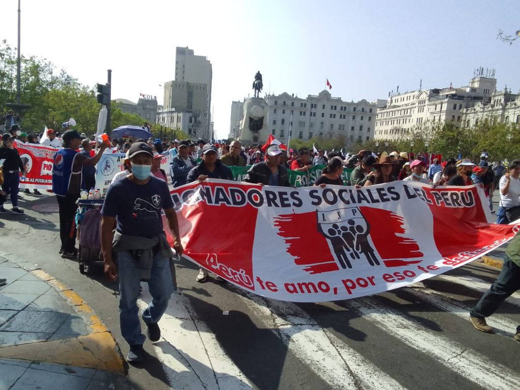 Delegaciones de diferentes regiones del país, realizaron marcha ...