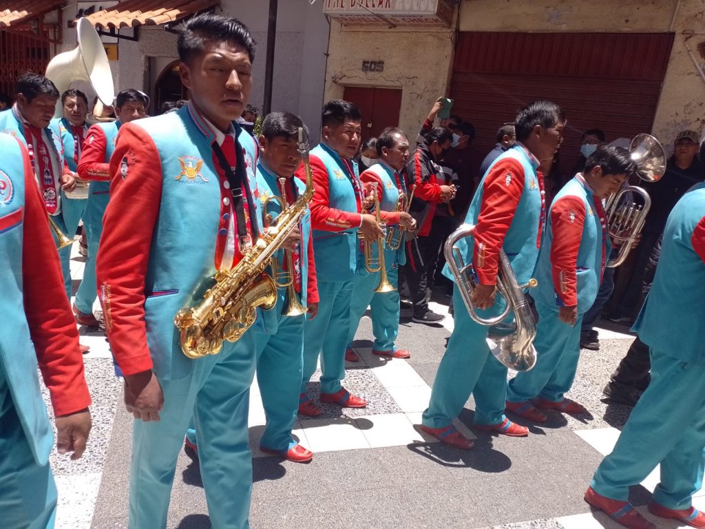 Señalan que se debe evaluar la participación de las bandas bolivianas ...