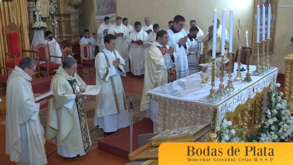 Huancané Se Celebró Las Bodas De Plata De La Ordenación Sacerdotal De Monseñor Giovanni Cefai