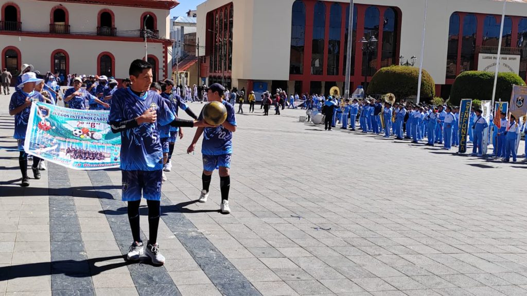 Glorioso Colegio Nacional San Carlos de Puno, da inicio a juegos ...