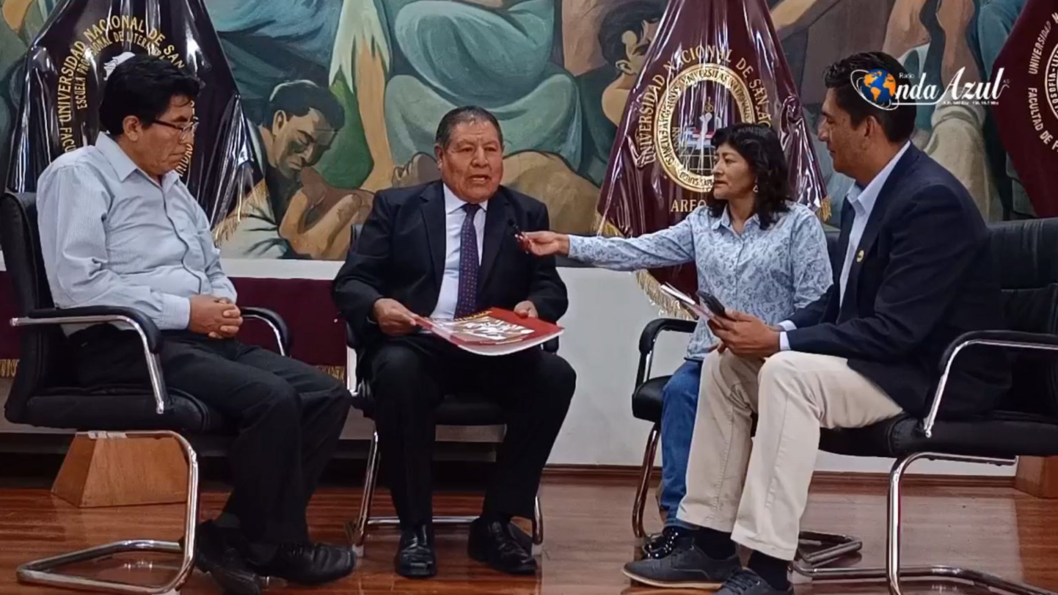 Resaltan la importancia del Boletín Titikaka y la obra del Pez de Oro