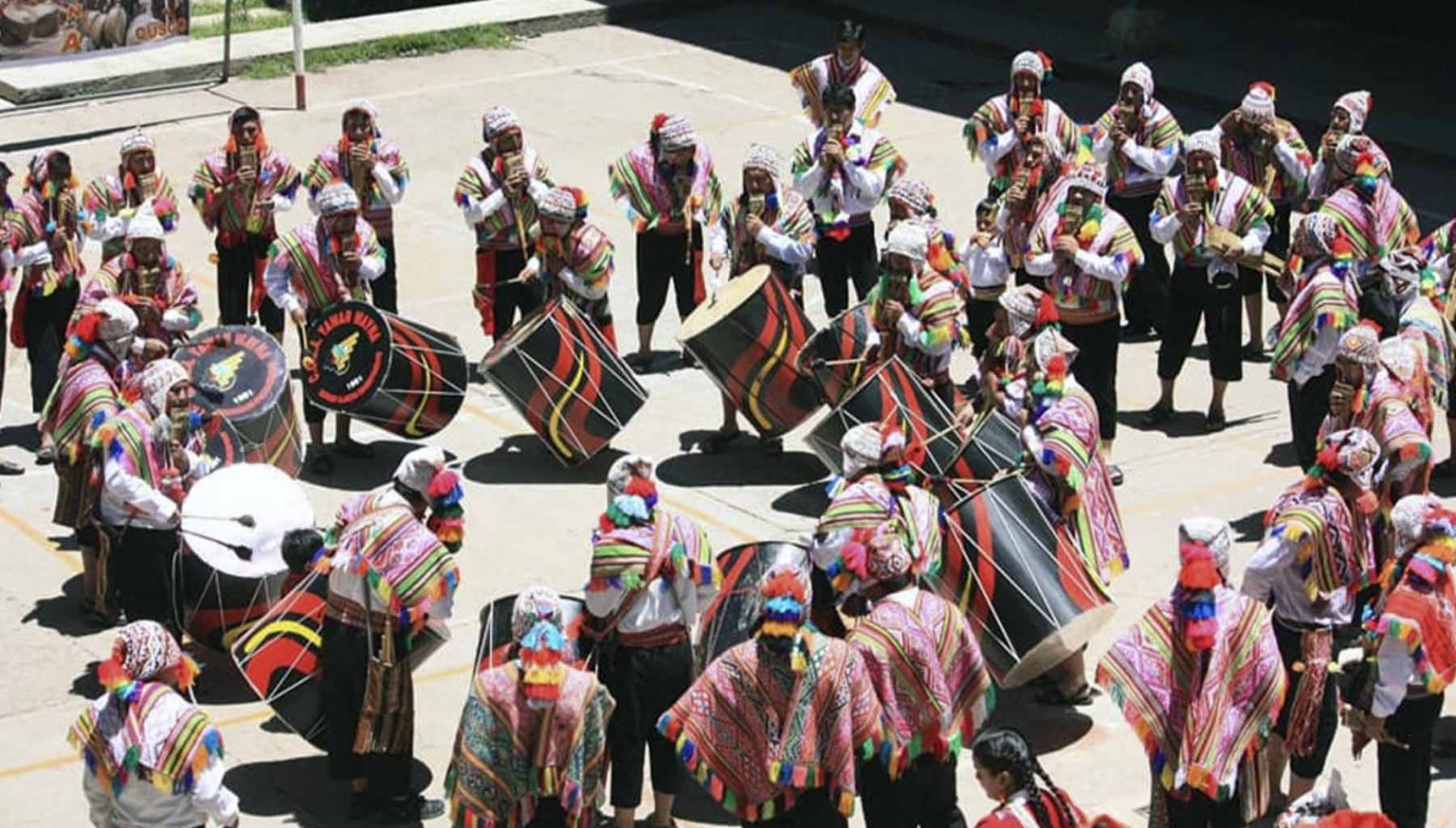 Alrededor de 140 músicos y bailarinas del Centro Cultural Expresión ...