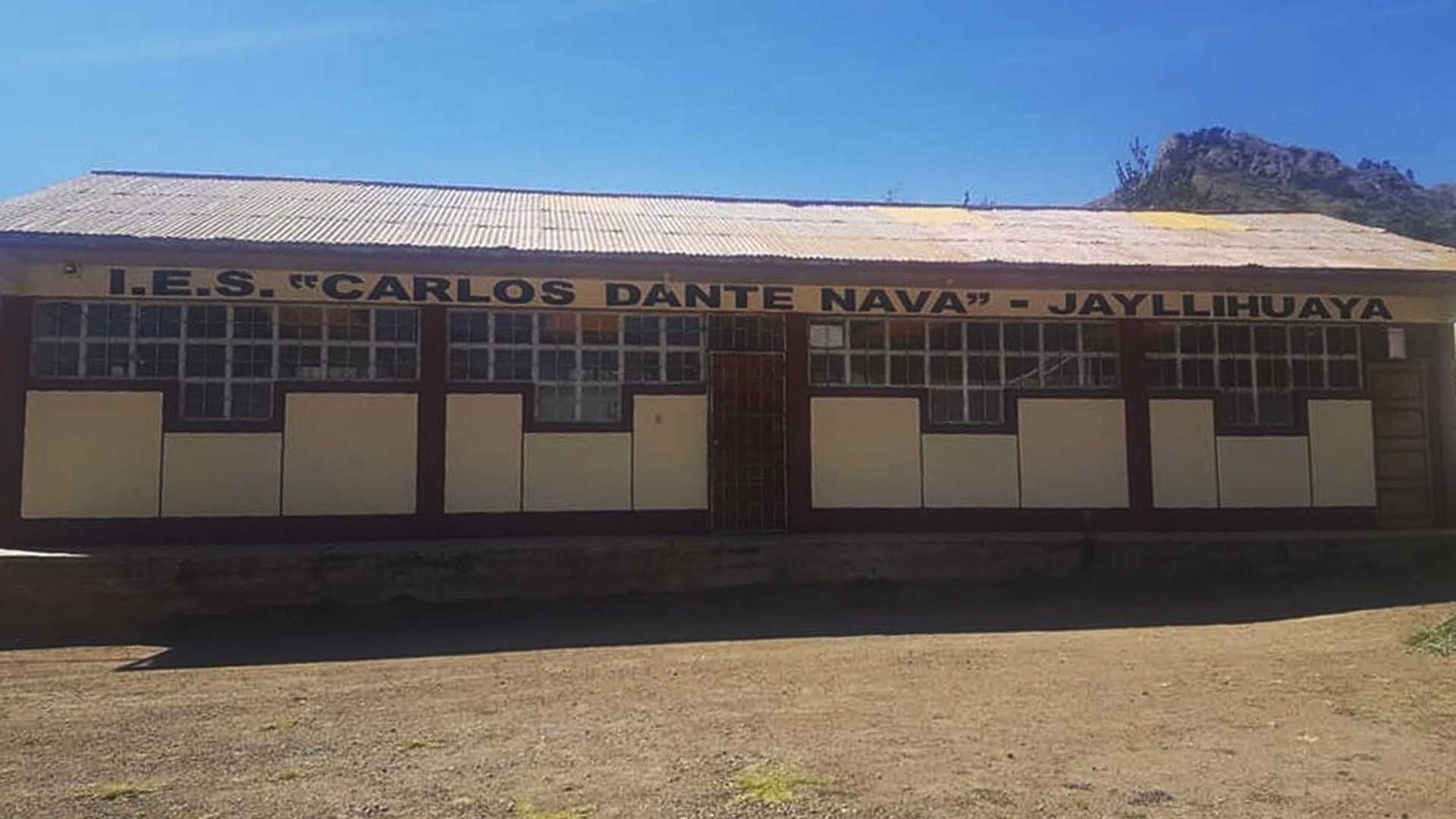 Alertan que el colegio “Carlos Dante Nava” de Jayllihuaya enfrenta ...