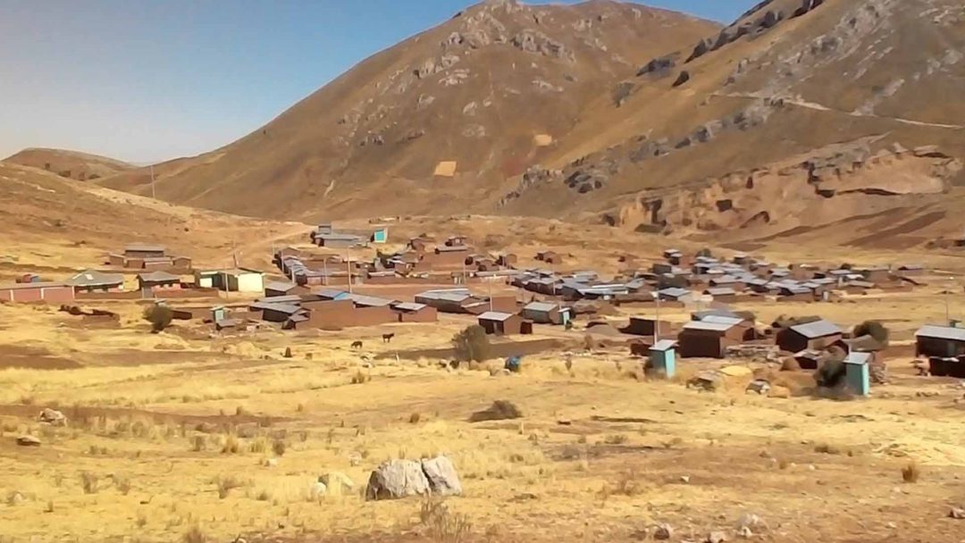 En medio de contaminación ambiental no resuelta la comunidad campesina ...