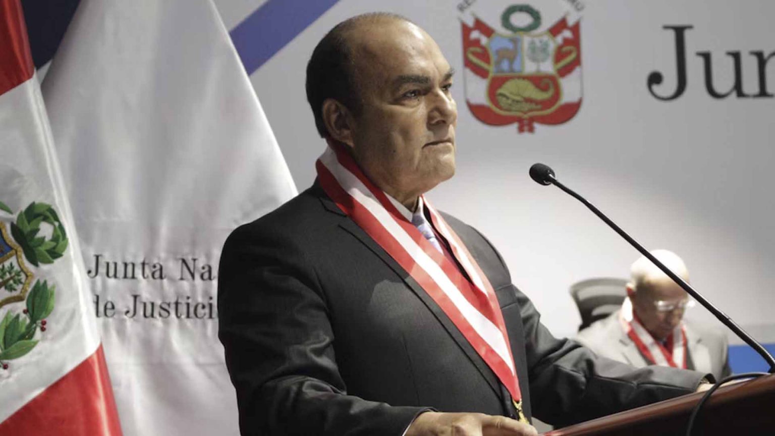 JNJ ratificó a Gino Ríos como su presidente pese a sentencia por violencia familiar - Radio Onda ...